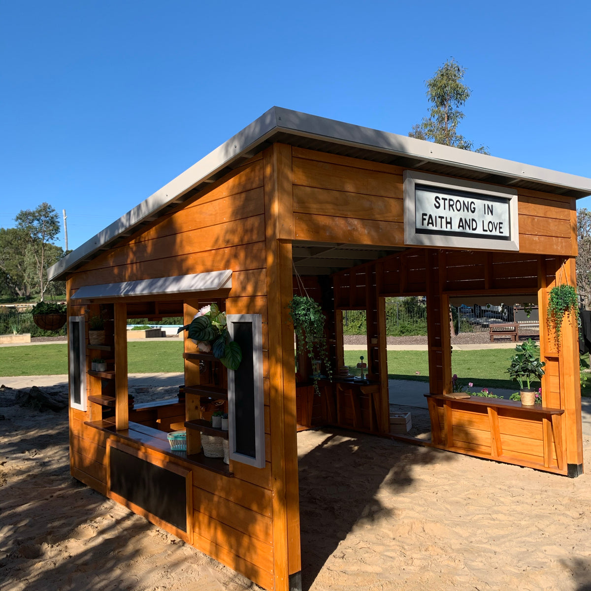 Custom HUGE Cubby – Creative Play Australia